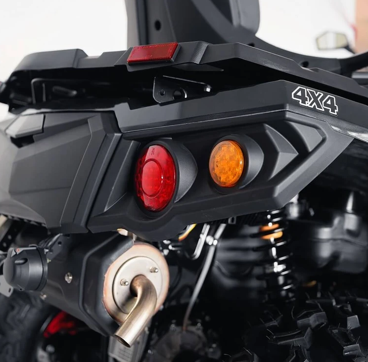 Quad ODES 1000 MAX XT en Gris Titanium: Performance Supérieure, Confort et Style dans la Gamme ...